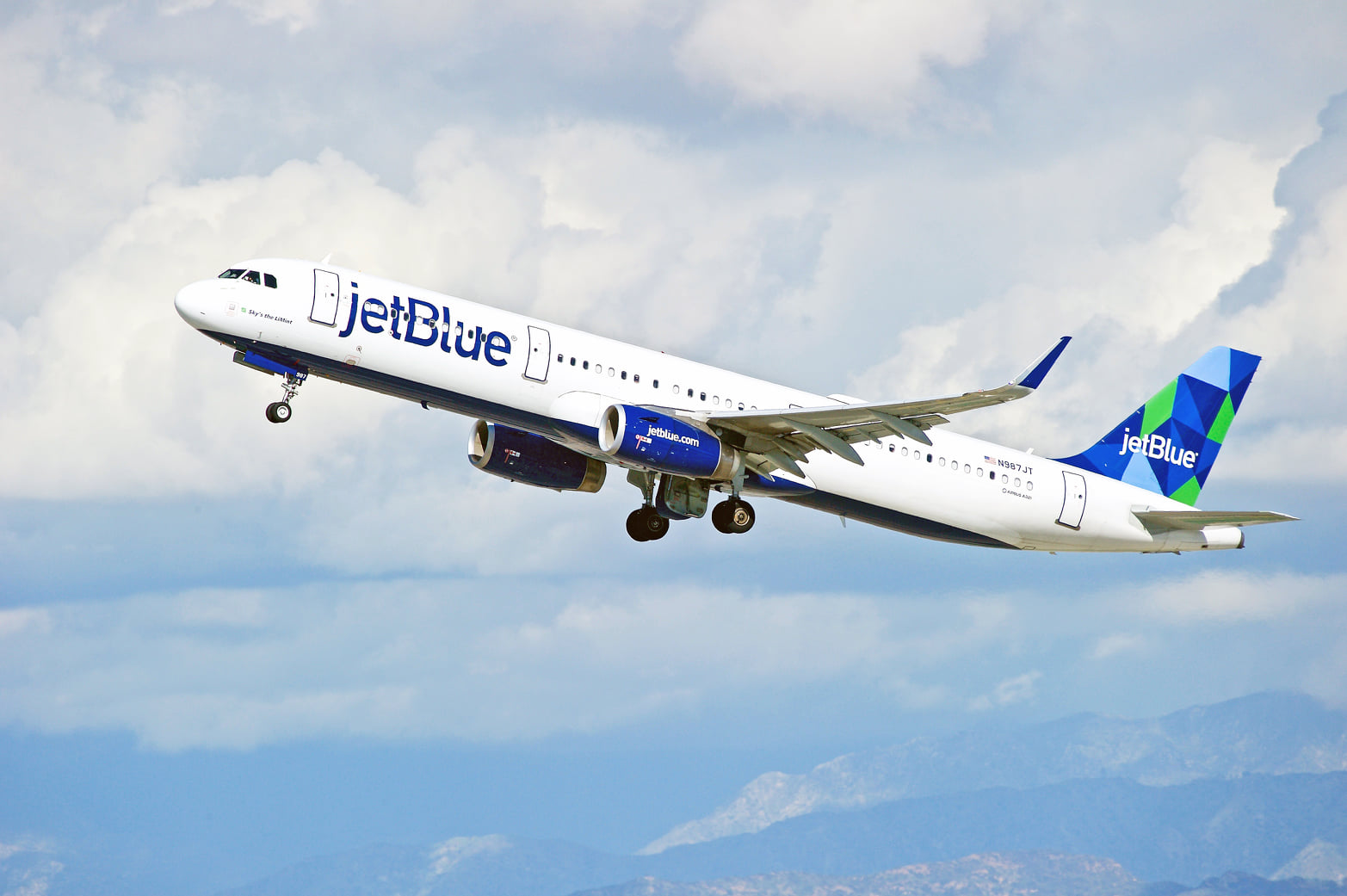 Jetblue Just Unveiled Massive New In-sky Suites for Transatlantic ...