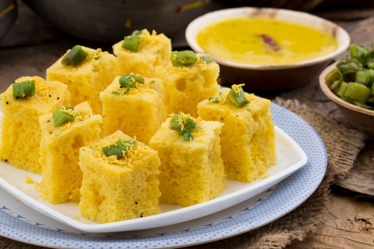 Food Guide | Where And What To Eat On A Trip To Surat - Travel and Food ...