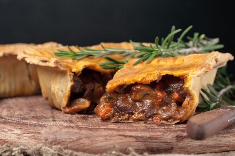 What To Eat In Australia : 17 Most Popular Local Dishes - Travel and ...